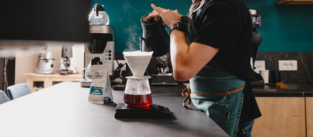 5 Best Coffee Drippers & A Guide To Choosing The One For You